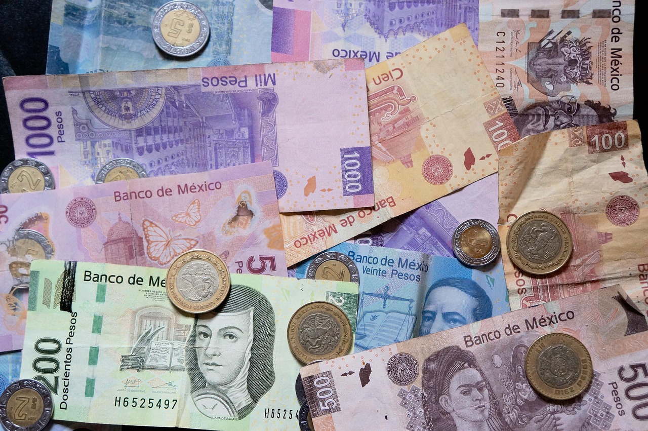 Mexico's Peso Faces Sharp Decline Amid Trump Tariffs - LatinAmerican Post